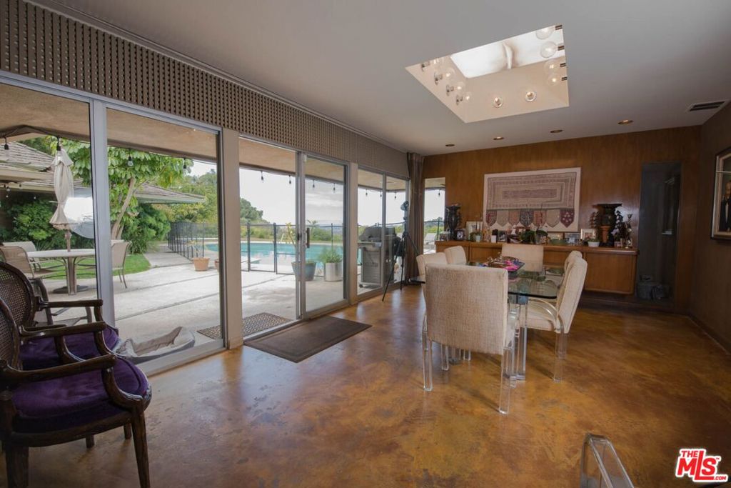 1099 N Hillcrest Road, Beverly Hills, CA 90210 - SOLD LISTING | MLS ...