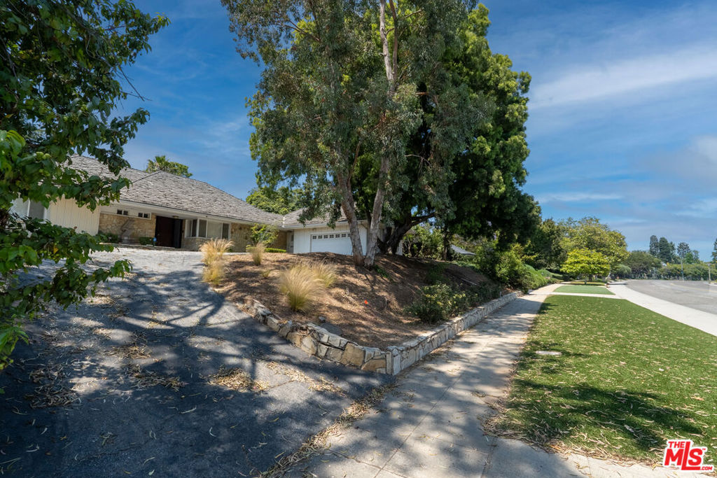 13657 W Sunset Boulevard, Pacific Palisades, CA 90272 - SOLD LISTING ...