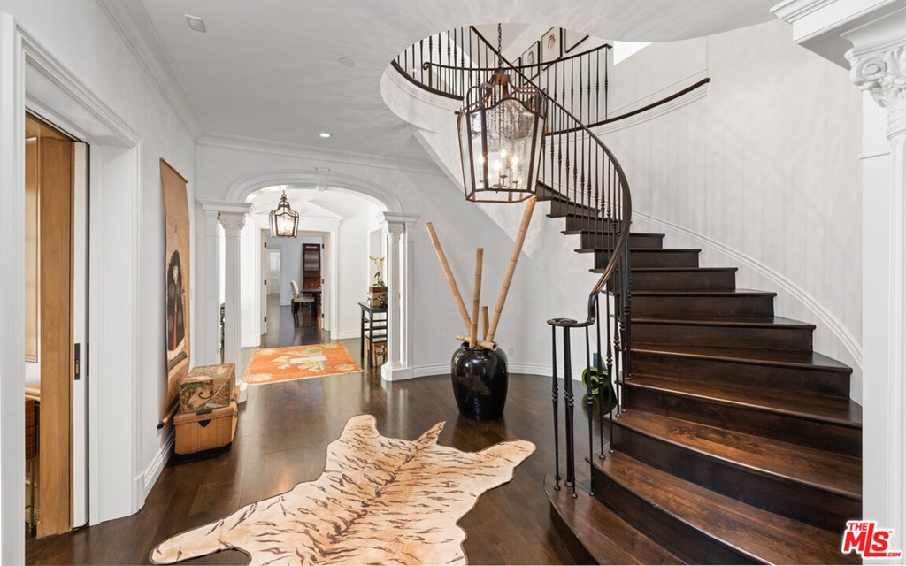 1115 N Beverly Drive, Beverly Hills, CA 90210 - SOLD LISTING | MLS ...