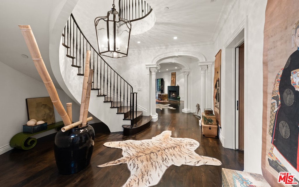 1115 N Beverly Drive, Beverly Hills, CA 90210 - SOLD LISTING | MLS ...