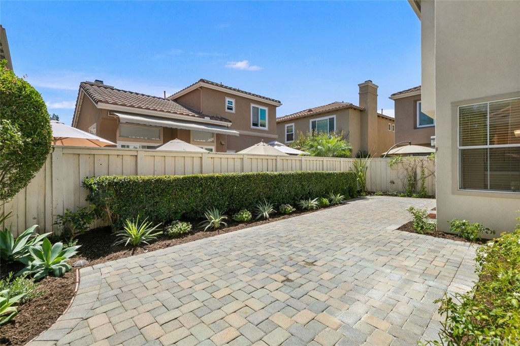 12434 N Davies Place, #100, Tustin, CA 92782 - SOLD LISTING | MLS ...