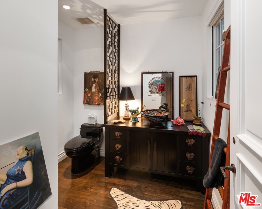 1115 N Beverly Drive, Beverly Hills, CA 90210 - SOLD LISTING | MLS ...