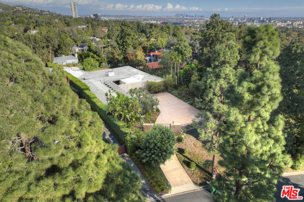 938 N Alpine Drive, Beverly Hills, CA 90210 - SOLD LISTING | MLS # 22215230
