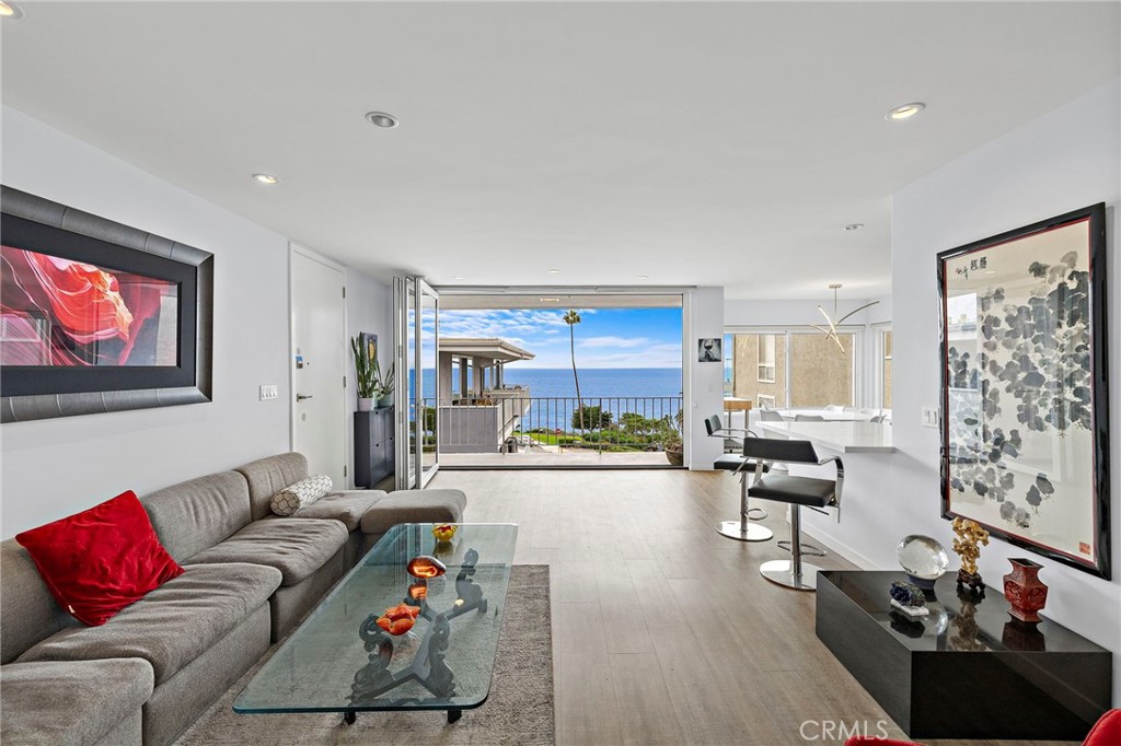 520 Cliff Drive, #304, Laguna Beach, CA 92651 - SOLD LISTING | MLS ...