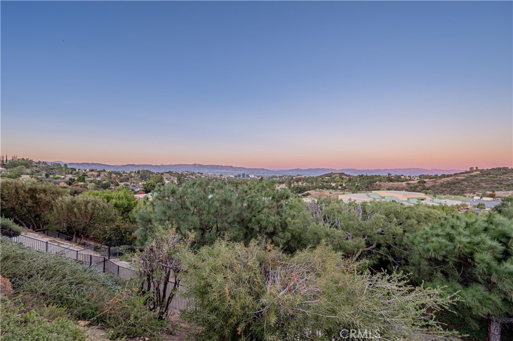 22335 Delia Court, Calabasas, CA 91302 - SOLD LISTING | MLS # SR23224818