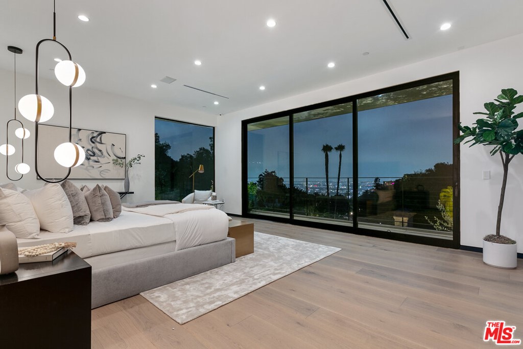 1461 Rising Glen Road, Los Angeles, CA 90069 - SOLD LISTING | MLS ...