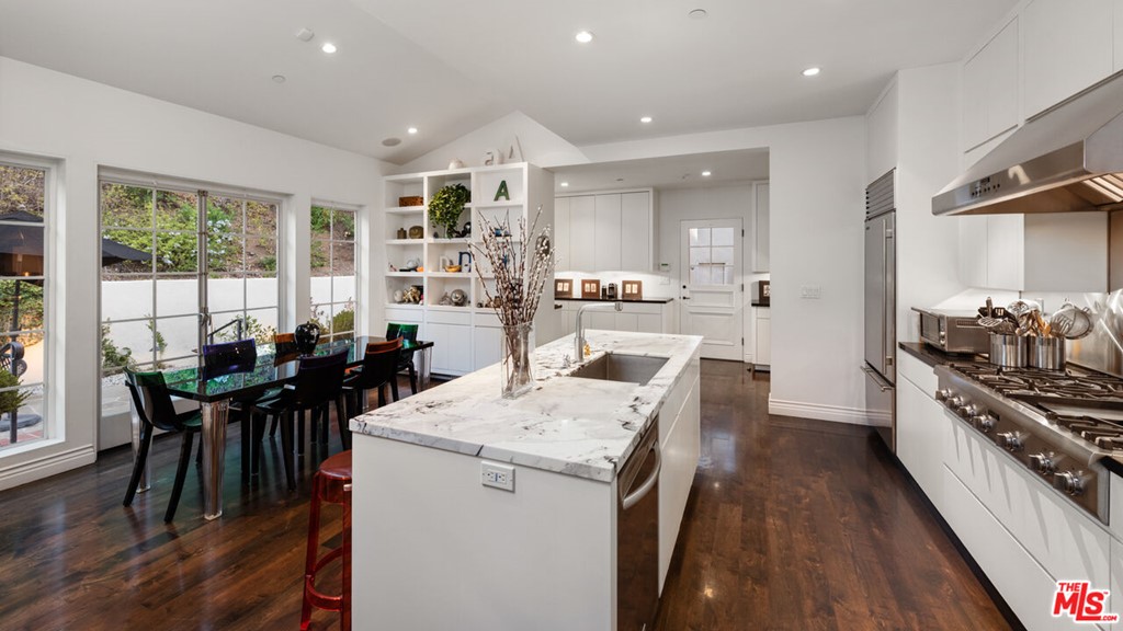 1115 N Beverly Drive, Beverly Hills, CA 90210 - SOLD LISTING | MLS ...