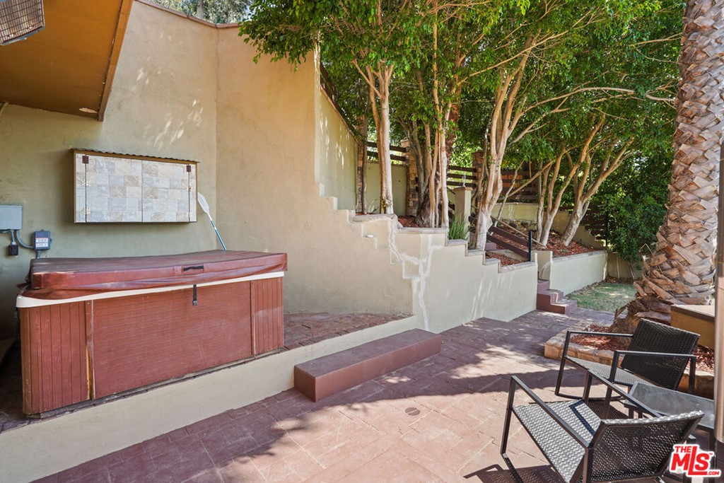 837 Linda Flora Drive, Los Angeles, CA 90049 - SOLD LISTING | MLS ...