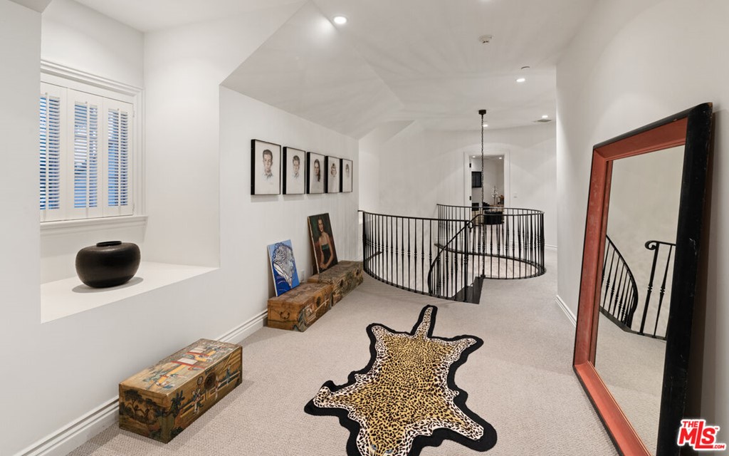 1115 N Beverly Drive, Beverly Hills, CA 90210 - SOLD LISTING | MLS ...