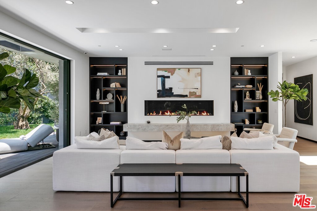 1461 Rising Glen Road, Los Angeles, CA 90069 - SOLD LISTING | MLS ...