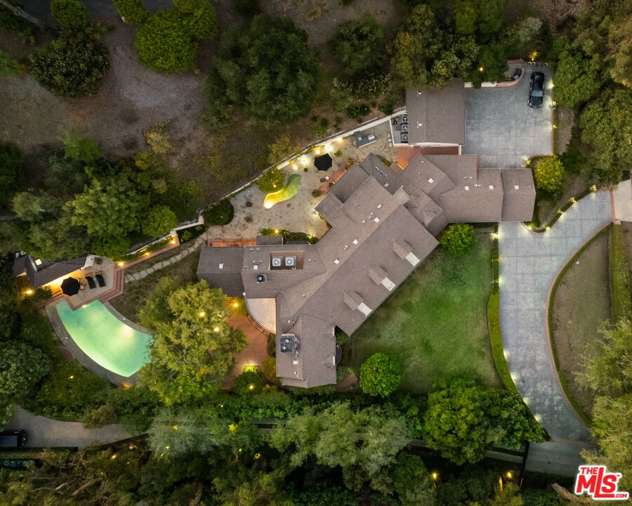 1115 N Beverly Drive, Beverly Hills, CA 90210 - SOLD LISTING | MLS ...