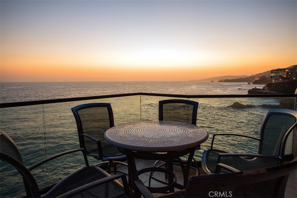 31721 Seacliff Drive, Laguna Beach, CA 92651 - SOLD LISTING | MLS # NP22231921